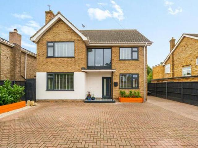 4 Bedroom Detached House For Sale In Saxilby, Lincoln