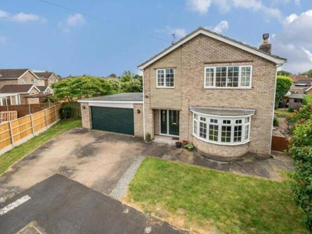 4 Bedroom Detached House For Sale In Saxilby, Lincoln