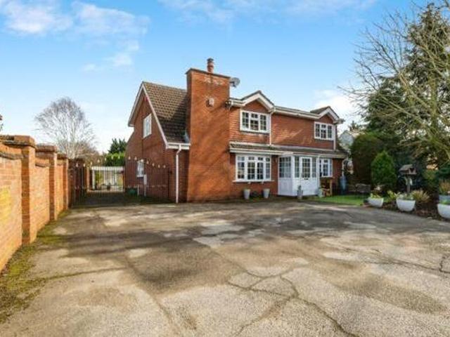 4 Bedroom Detached House For Sale In Saxilby, Lincoln