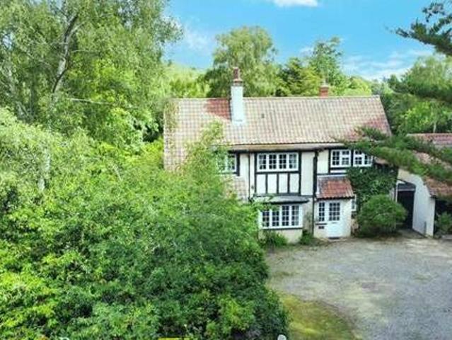 4 bedroom detached house for sale in Saxmundham Road Aldeburgh Suffolk IP15
