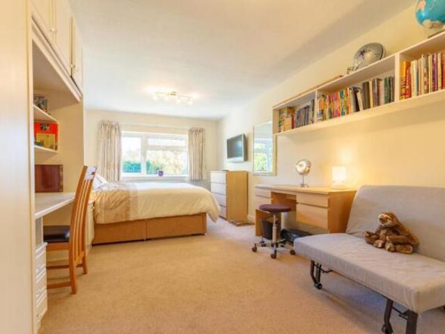 4 bedroom detached house for sale in Sackville Gardens, Stoneygate, Leicester, LE2