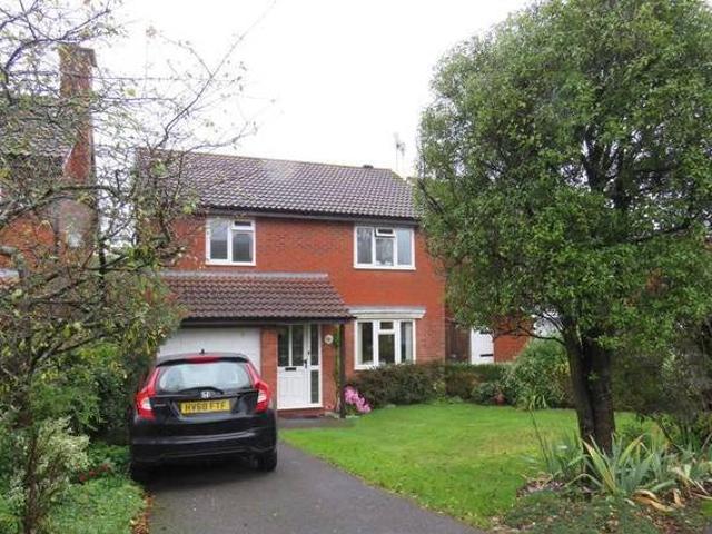 4 bedroom detached house for sale in Salet Way WATERLOOVILLE PO7