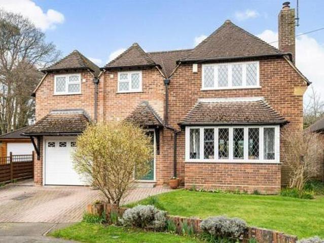 4 Bedroom Detached House For Sale In Sandhurst, Berkshire