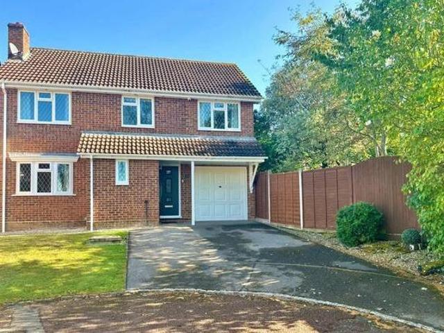 4 Bedroom Detached House For Sale In Sandhurst, Berkshire