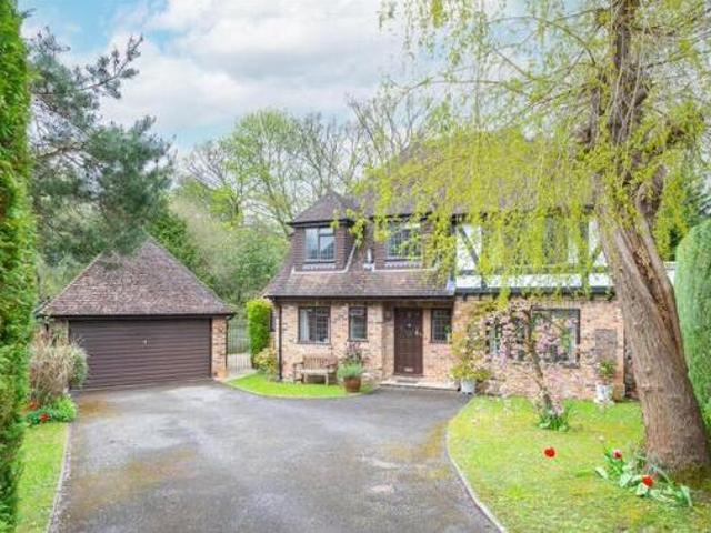 4 Bedroom Detached House For Sale In Sandhurst, Berkshire