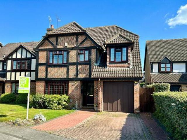 4 Bedroom Detached House For Sale In Sandhurst, Berkshire