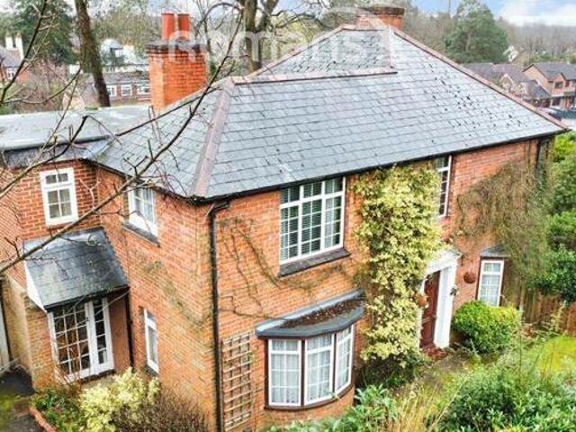 4 Bedroom Detached House For Sale In Sandhurst