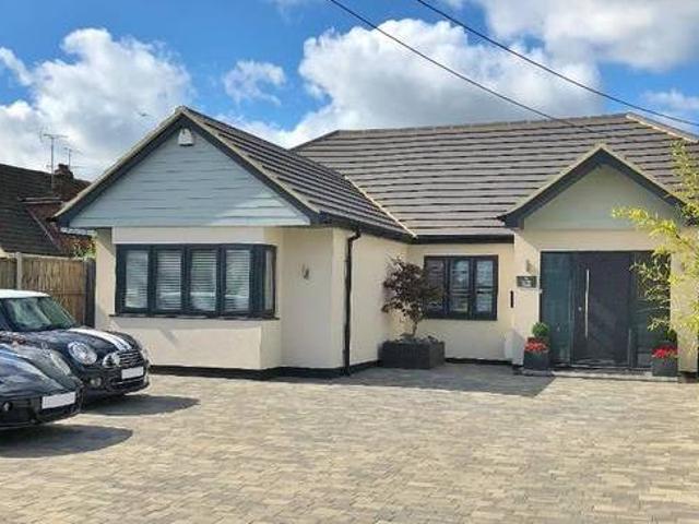 4 bedroom detached house for sale in Sandhill Road LeighOnSea Essex SS9