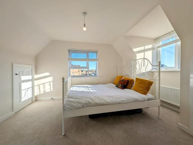 4 bedroom detached house for sale in Sandpiper Drive, Lakeside, Doncaster, DN4