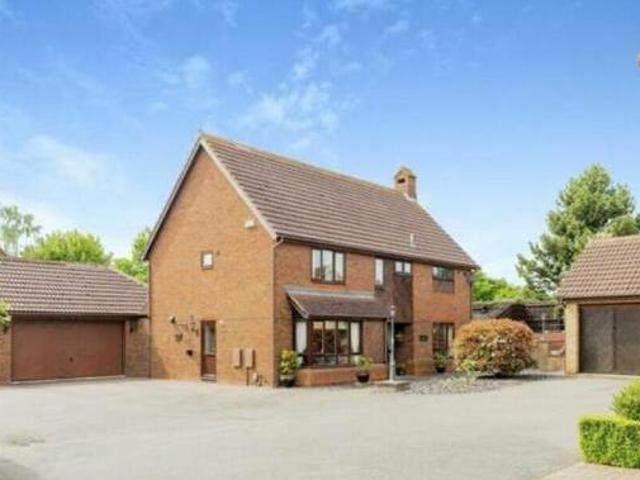 4 Bedroom Detached House For Sale In Sandy