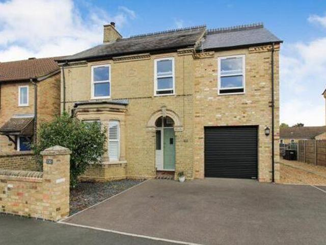 4 Bedroom Detached House For Sale In Sandy