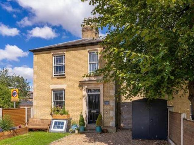4 Bedroom Detached House For Sale In Sandy, Bedfordshire