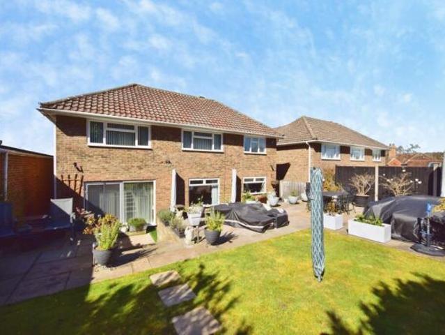 4 bedroom detached house for sale in Sandy Mount, Bearsted, Maidstone, Kent, ME14