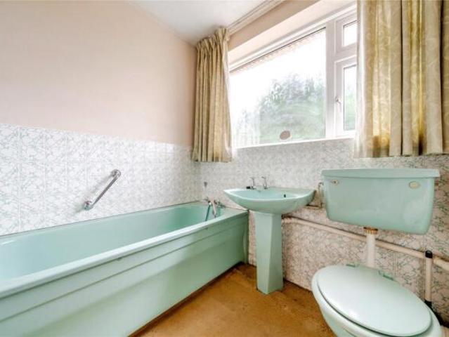 4 bedroom detached house for sale in Saphora Close, Orpington, BR6