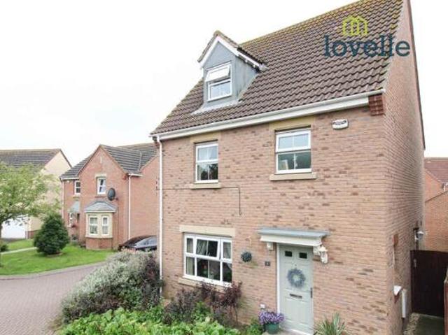 4 Bedroom Detached House For Sale In Scartho Top, Grimsby