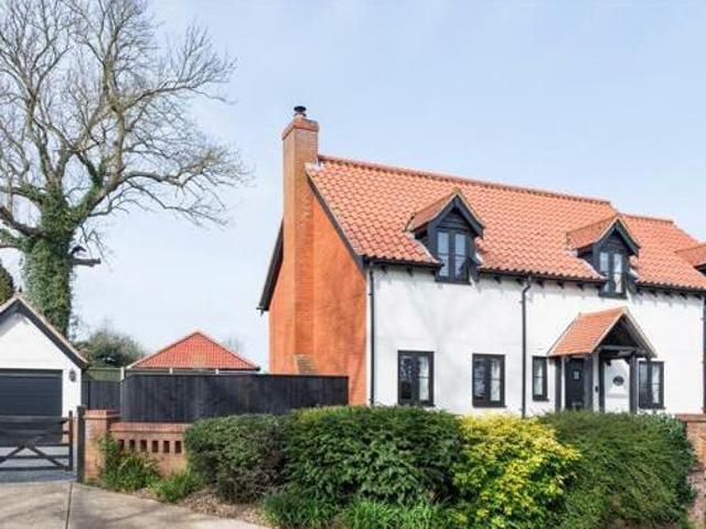 4 Bedroom Detached House For Sale In School Hill