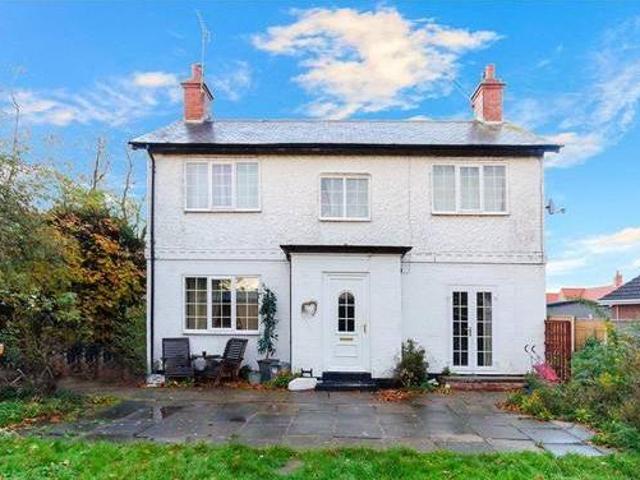 4 bedroom detached house for sale in School Lane Claypole Newark NG23 NG23
