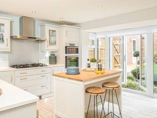 4 bedroom detached house for sale in Scotts Hill Southminster CM0 7XT CM0