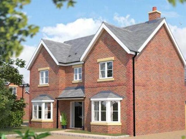 4 Bedroom Detached House For Sale In Selborne Road, Alton