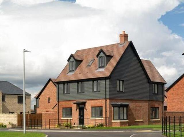 4 Bedroom Detached House For Sale In Shackleton Village