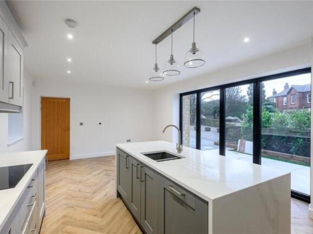 4 bedroom detached house for sale in Shadwell Lane, Leeds, LS17