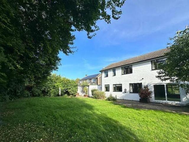 4 Bedroom Detached House For Sale In Sharpenhoe, Bedfordshire