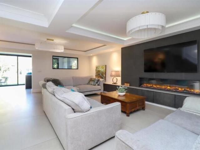 4 bedroom detached house for sale in Sharps Lane, Ruislip, HA4