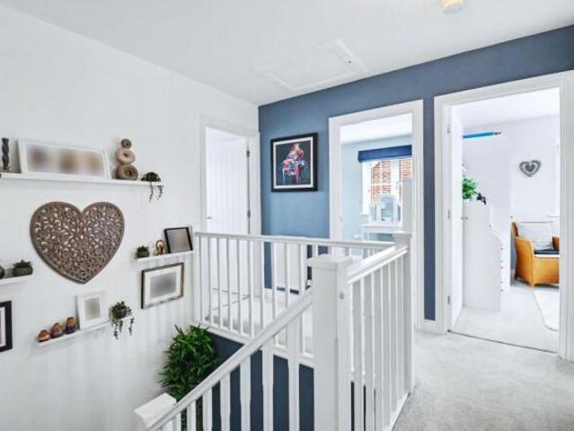 4 bedroom detached house for sale in Shaw Road, West End, SO30