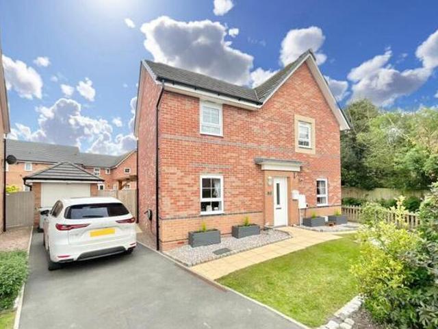 4 Bedroom Detached House For Sale In Shavington