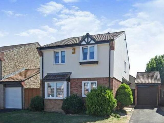 4 bedroom detached house for sale in Shellthorn Grove Bridgwater TA6