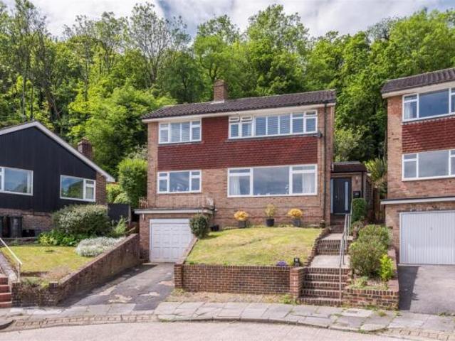 4 bedroom detached house for sale in Shepherds Croft, Brighton, BN1