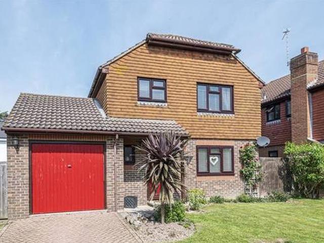 4 bedroom detached house for sale in Sherwood Green Hailsham BN27
