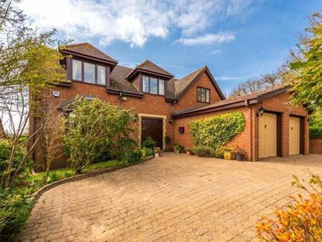 4 Bedroom Detached House For Sale In Shillington, Bedfordshire