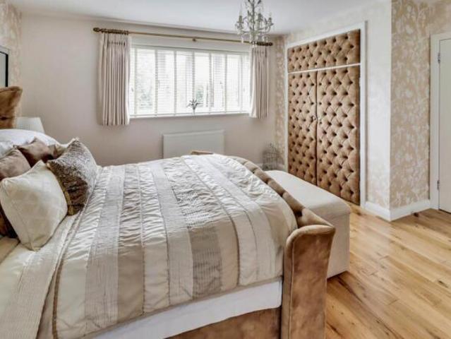 4 bedroom detached house for sale in Shinfield Road, Reading, RG2