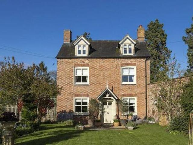 4 Bedroom Detached House For Sale In Shipston on stour, Warwickshire