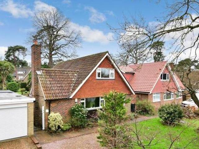 4 Bedroom Detached House For Sale In Shirley, Croydon