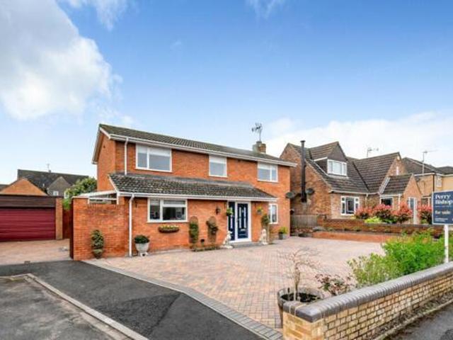 4 Bedroom Detached House For Sale In Shrivenham, Swindon