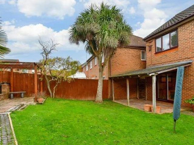 4 Bedroom Detached House For Sale In Sittingbourne