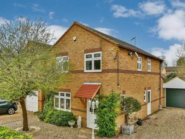 4 Bedroom Detached House For Sale In Sittingbourne