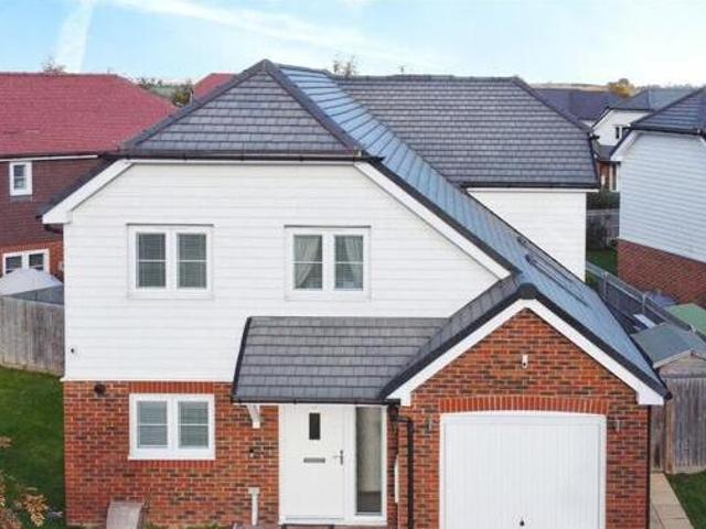 4 Bedroom Detached House For Sale In Sittingbourne, Kent