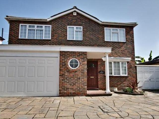 4 Bedroom Detached House For Sale In Sidcup, Kent