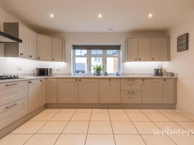 4 bedroom detached house for sale in Sidney Bunn Way, Drayton, NR8
