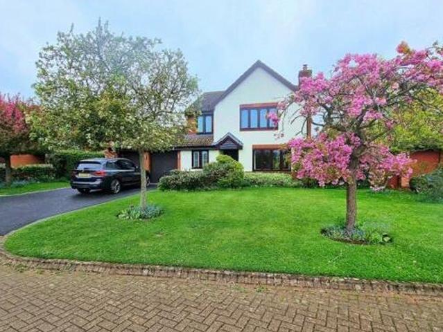 4 Bedroom Detached House For Sale In Silsoe, Bedfordshire