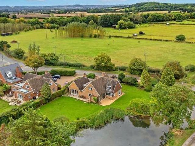 4 Bedroom Detached House For Sale In Silsoe, Bedfordshire
