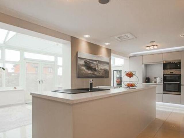 4 Bedroom Detached House For Sale In Silver Birch