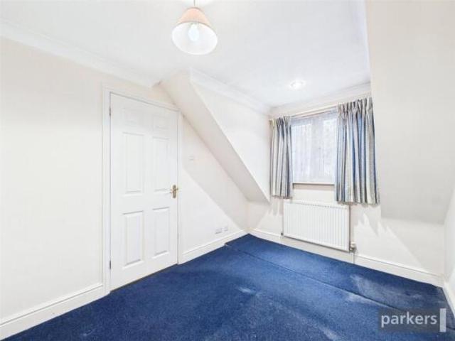 4 bedroom detached house for sale in Silver Fox Crescent, Woodley, Reading, Berkshire, RG5