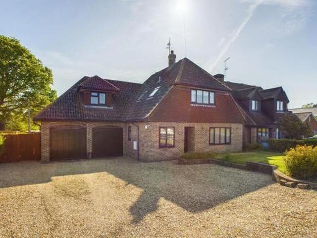 4 Bedroom Detached House For Sale In Slinfold