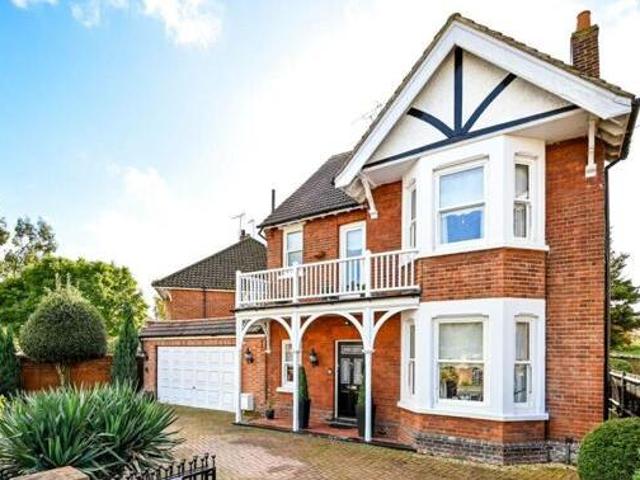 4 Bedroom Detached House For Sale In Slough