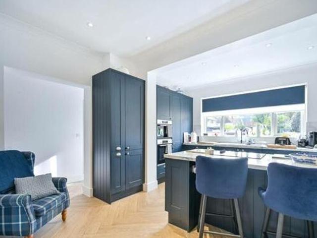 4 Bedroom Detached House For Sale In Slough
