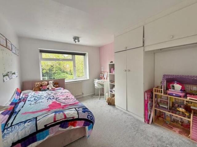 4 bedroom detached house for sale in Spurgate, Hutton Mount, Brentwood, CM13